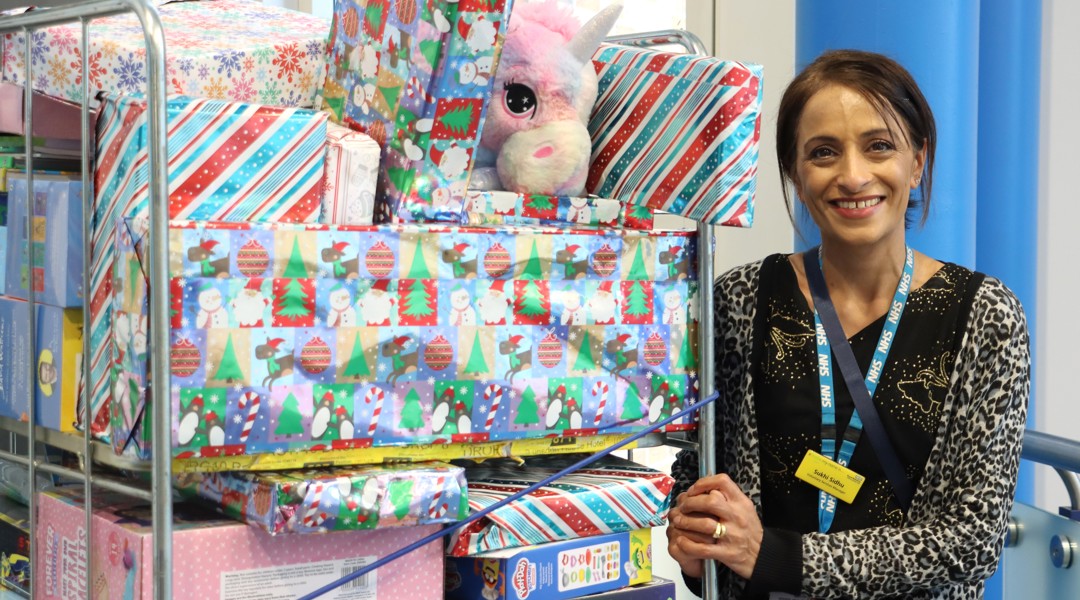 Trust aims to collect 900 presents in Royal Berkshire Hospital’s ...